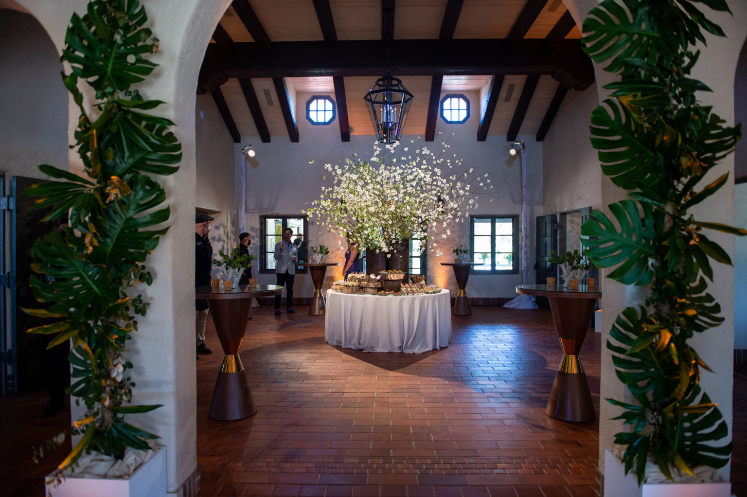 Lott Hall - A Fare Extraordinaire